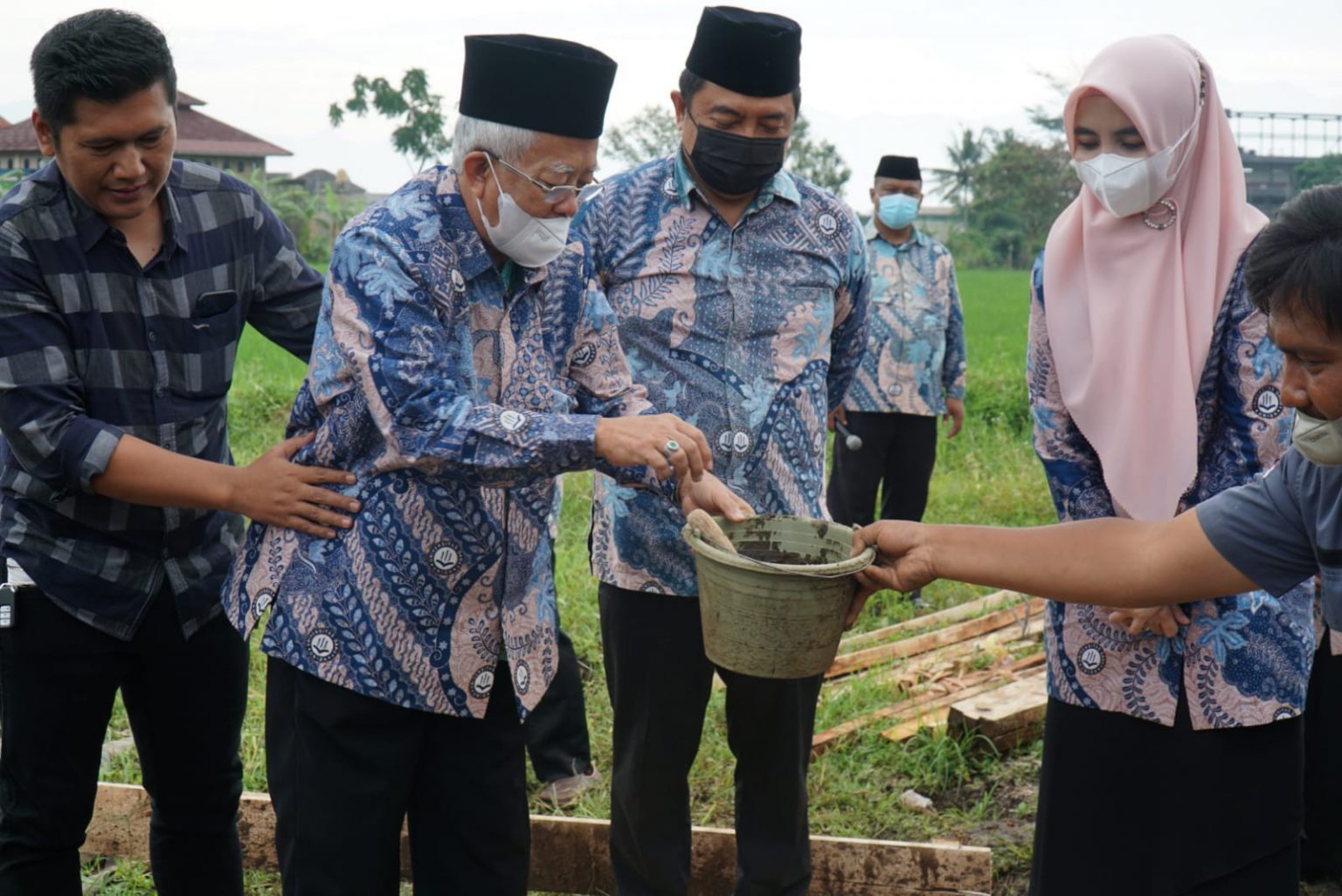Peletakan Batu Pertama Pembangungan Gedung Baru FPIK UNIGA ...