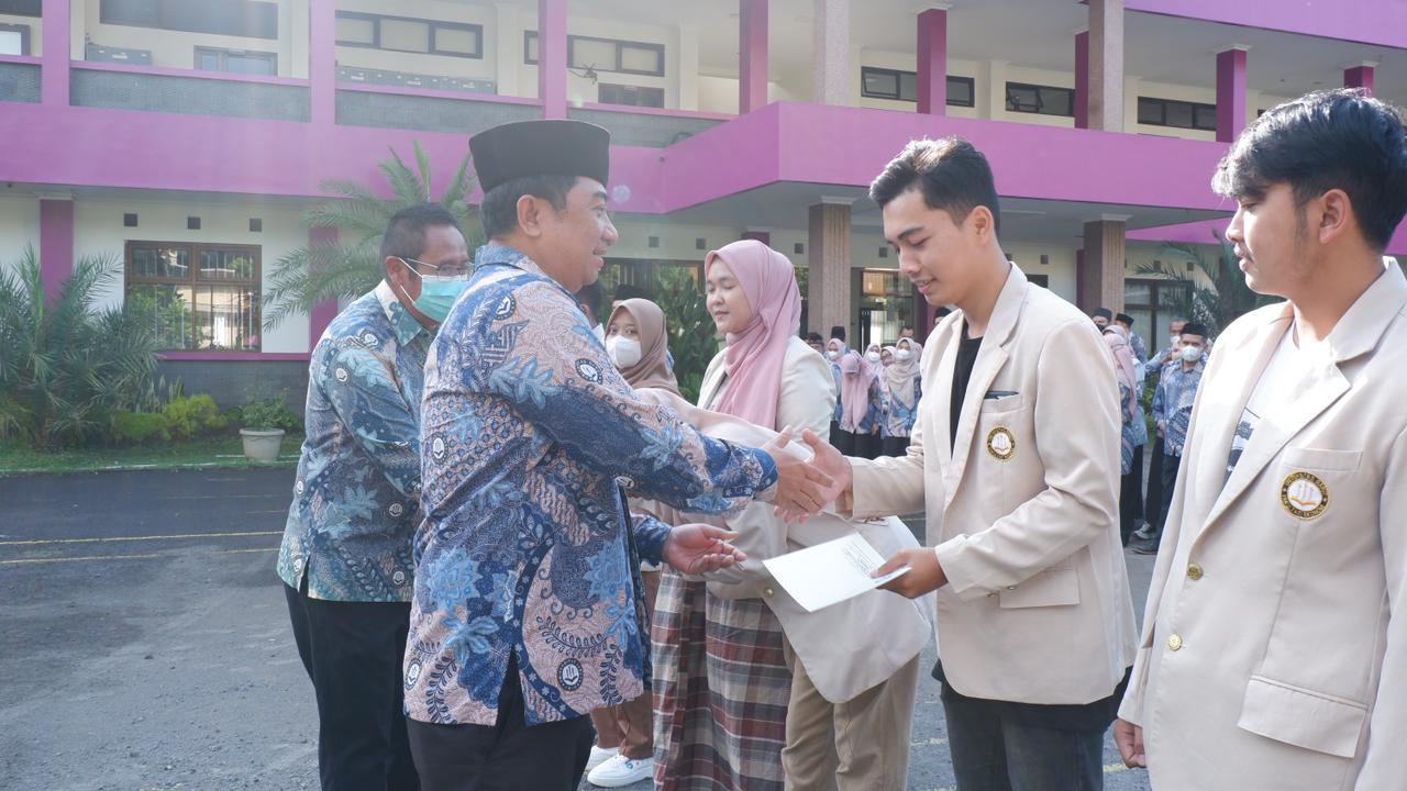 KKN Telah Usai, Rektor UNIGA Beri Penghargaan Kepada Pemenang Lomba ...