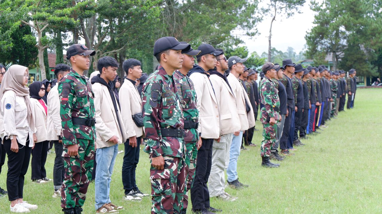 1724 Mahasiswa UNIGA Selesai Jalani Pendidikan Bela Negara di Yonif ...